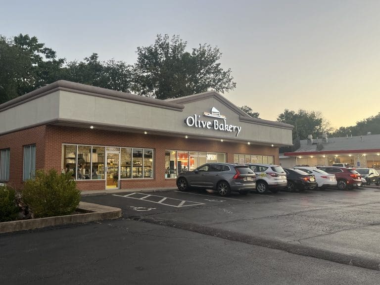 Olive Bakery - Chinese Bakery - University City, MO